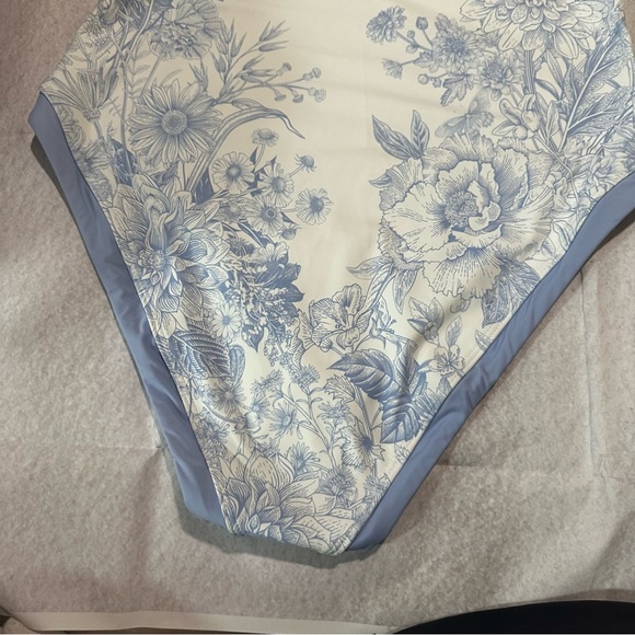 ANTONIO MELANI | Swim | Nwt Antonio Melani Toile Garden Print Shoulder ...